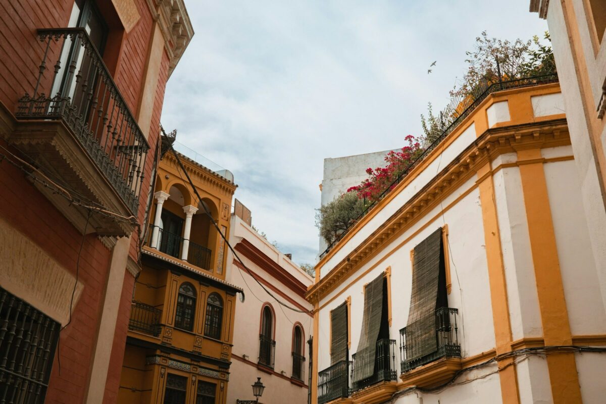 Does Tinting Home Windows Reduce Heat? A Comprehensive Guide | Eclipse Tinting